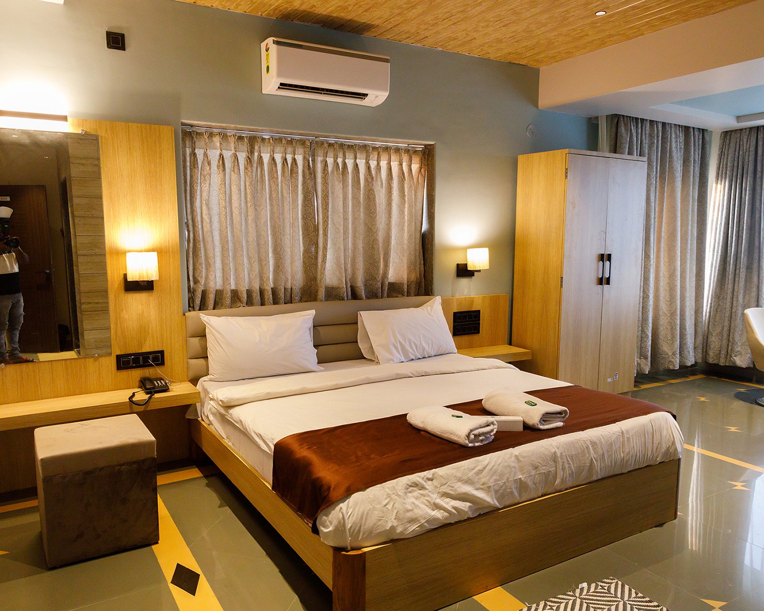 Deluxe Rooms (Parking View) - Bellevue Resort
